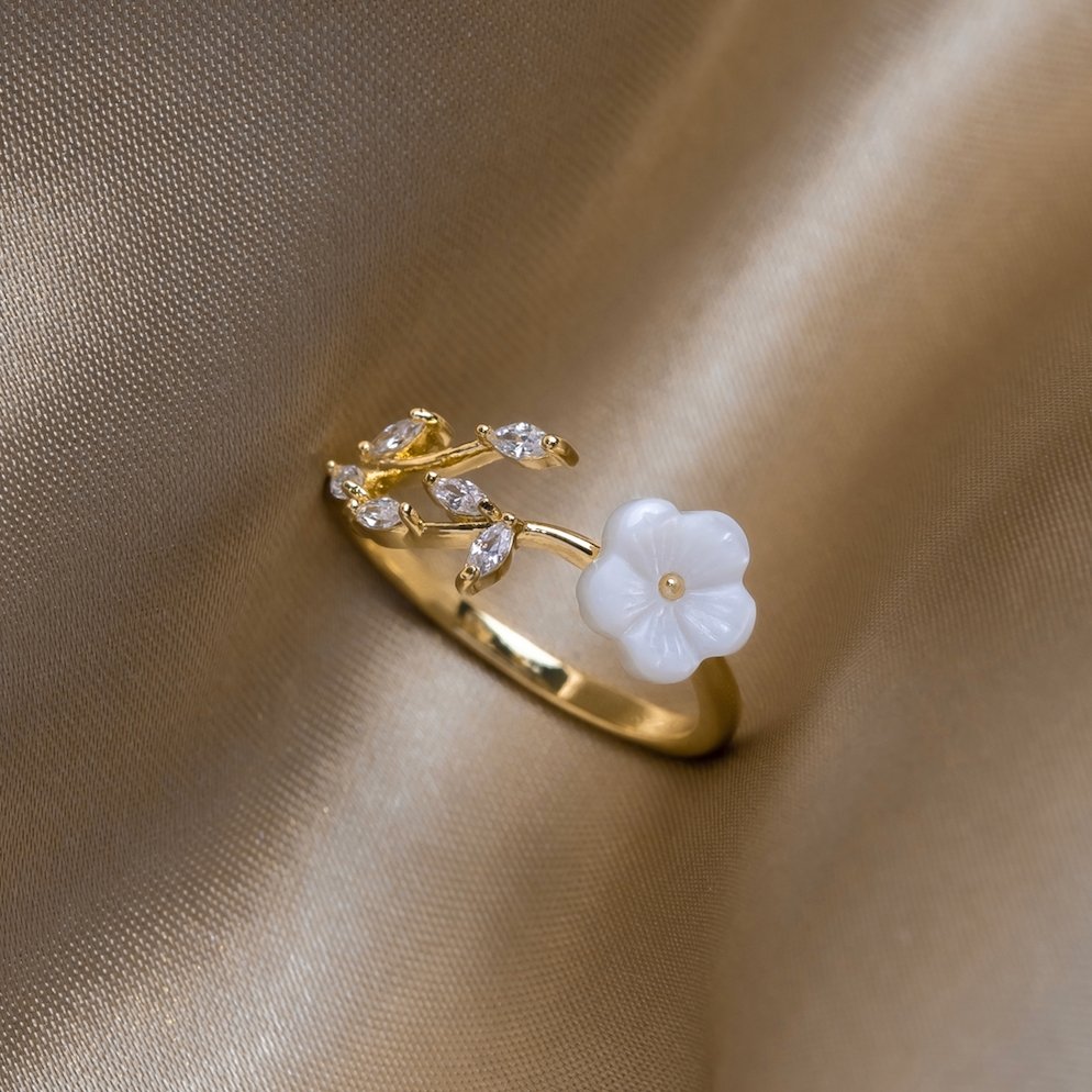 White Blossom Flower Ring – Beautiful Earth Boutique